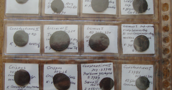 Collection of 18 roman coins (AP2343) - 20 roman coins | RomanCoinShop.com
